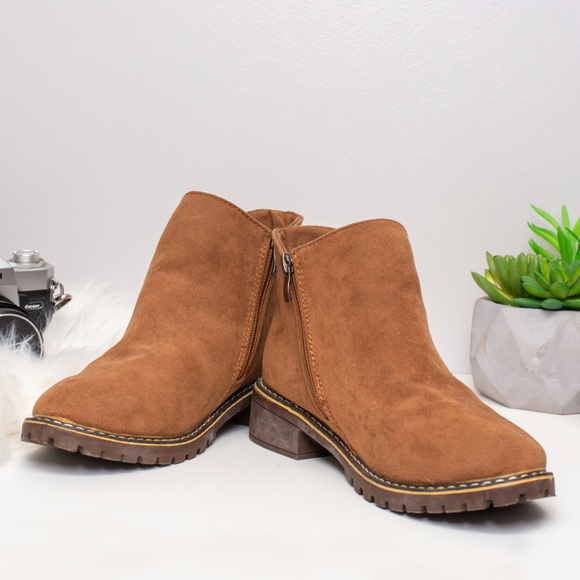 IU IU GONG ZHG | Shoes | Brown Boots | Poshmark